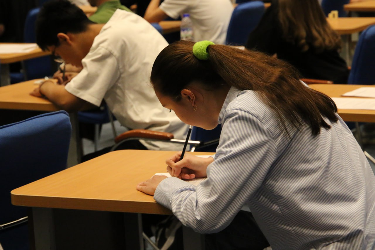 On April 23, 2025, a mock exam in the format of the Inha University in ...