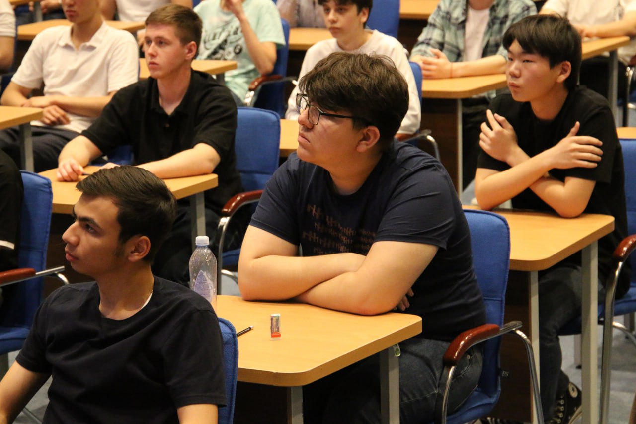 On April 23, 2025, a mock exam in the format of the Inha University in ...